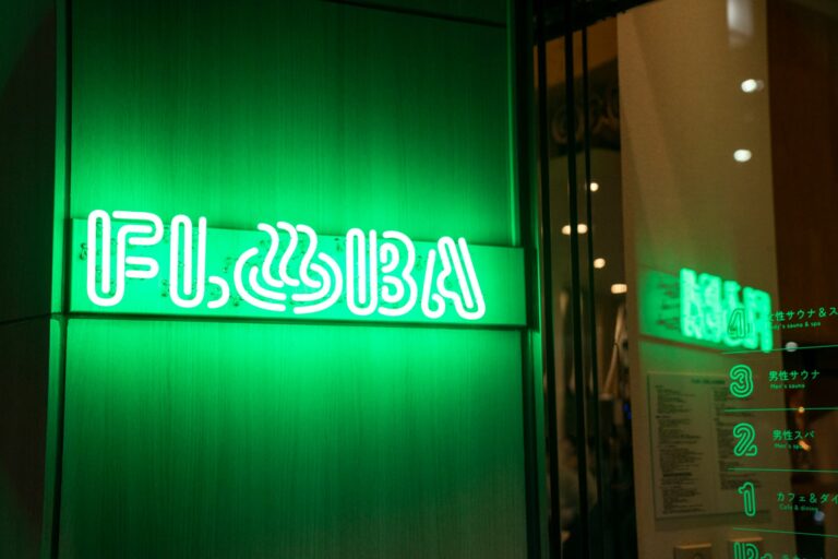 都内駅前、最大級!? 三鷹の温浴施設「FLOBA」最速リポート - SAUNA BROS.WEB | サウナブロスウェブ